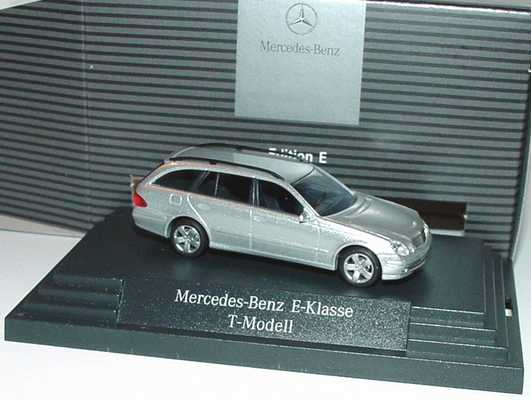 Mercedes-Benz E-Klasse T-Modell (S211) brillantsilber-met. Werbemodell ...