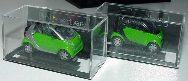 Smart Verkaufstower (mit 28 Smart-Modellen (City-Coupé + Cabrio ...