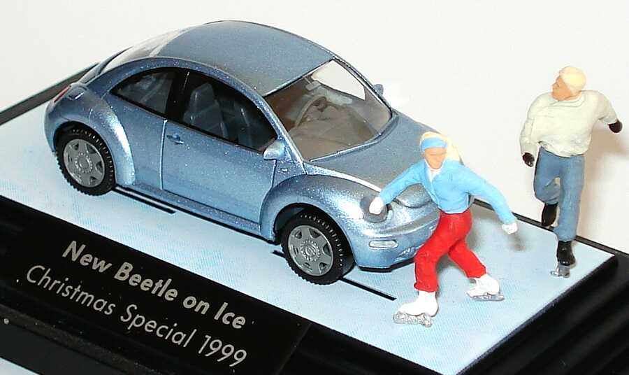VW New Beetle crystall-blau-met. mit Eisläufern New Beetle on ice ...